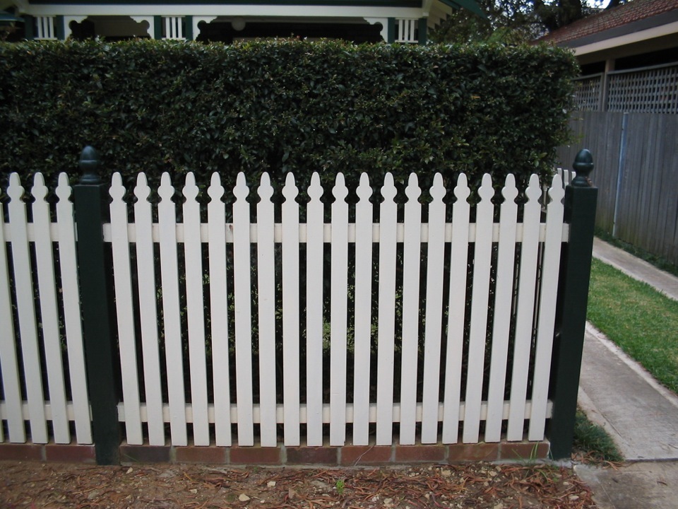 Picket Fencing - Farr Fencing